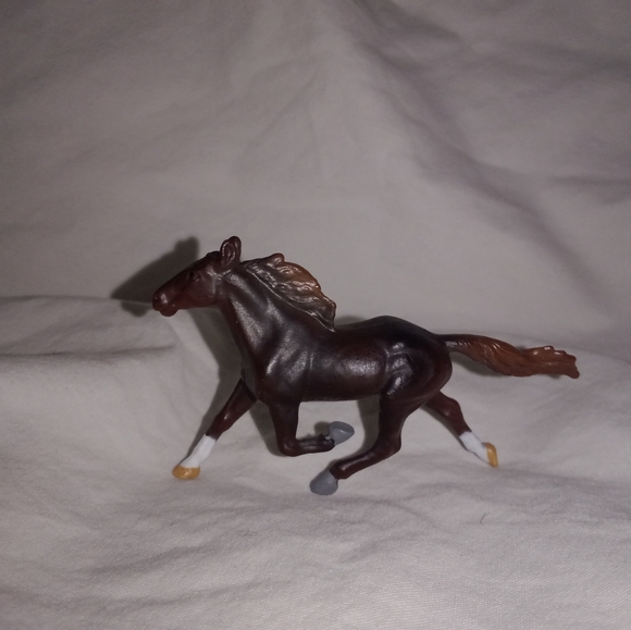 Breyer | Toys | Miniature Breyer Horse Figure 2 2 Long 1 Tall Running ...